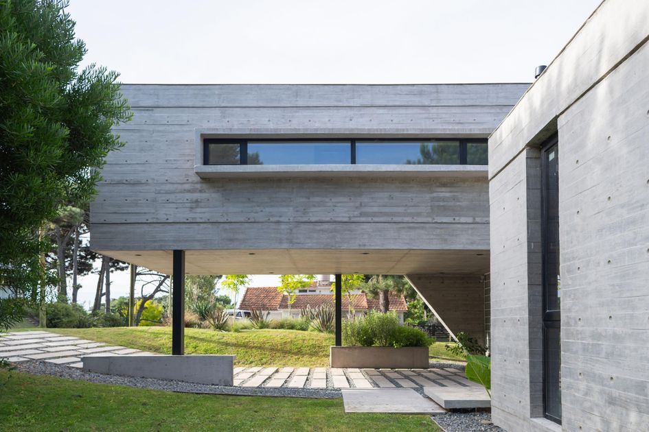 Tres House